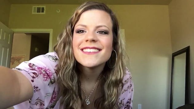 7 Deaf Beauty Vloggers Who Prove The Language Of Makeup Can Be Universal