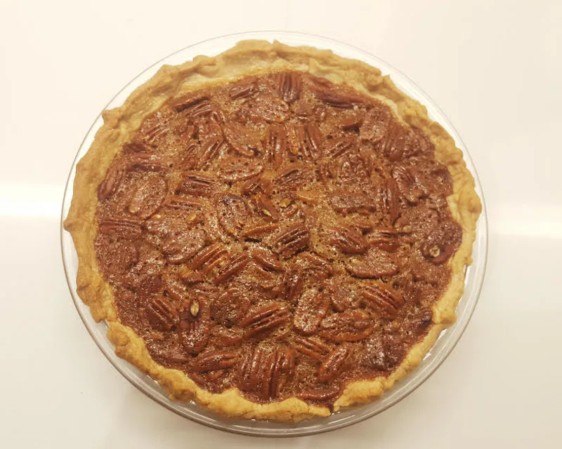An Easy Pecan Pie Recipe Is The Perfect Thanksgiving Treat If You're ...