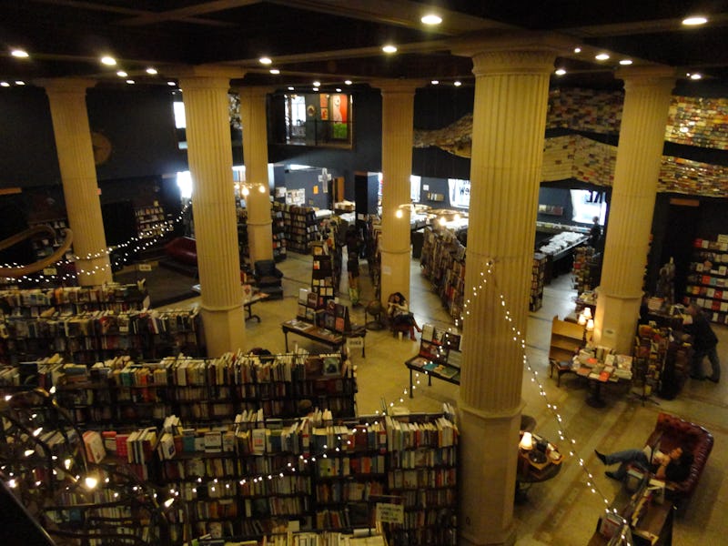 5 Ways to Give the Perfect Book Gift (and What Not to Do)