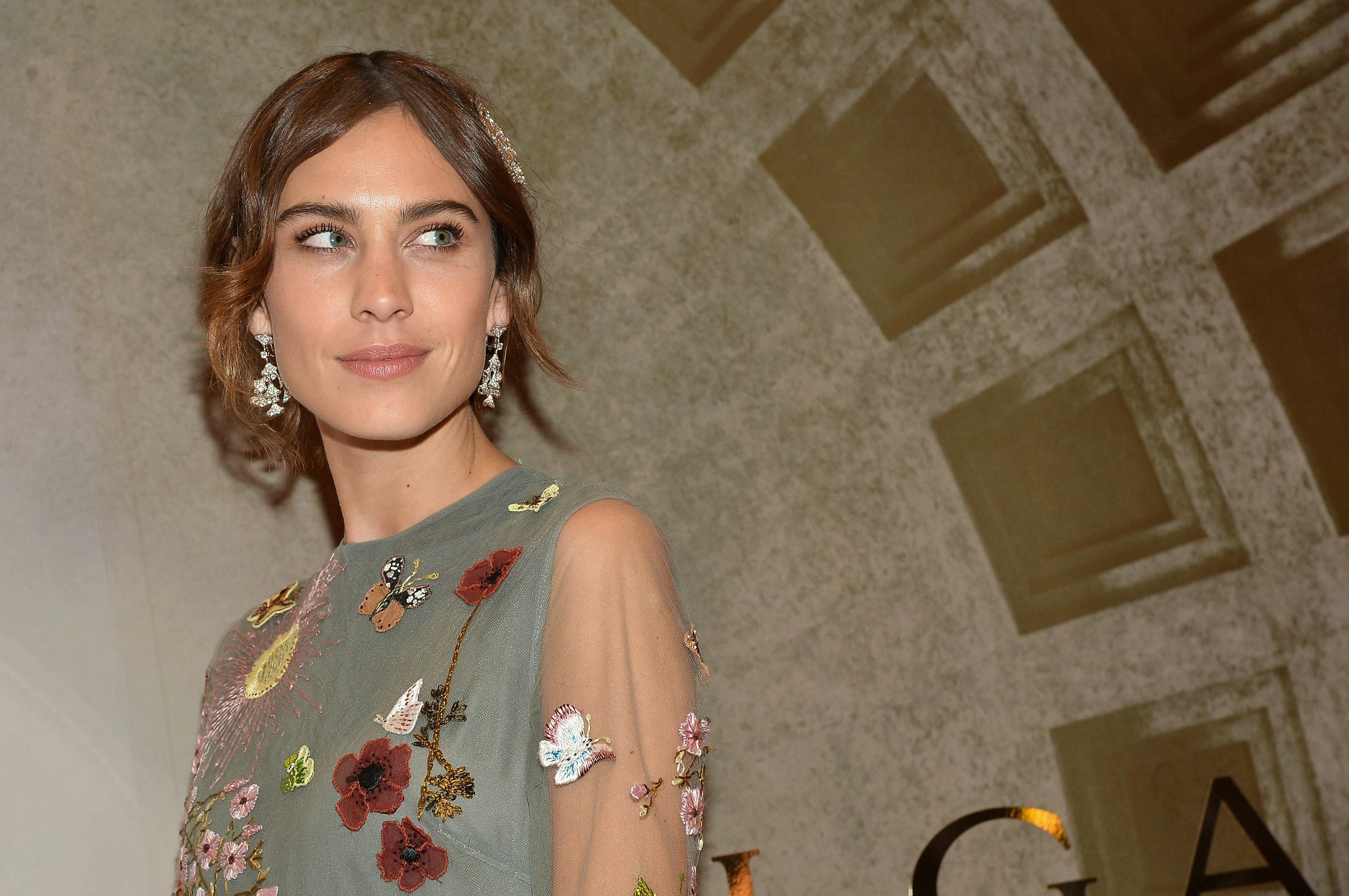 Alexa Chung Covers 'ELLE UK' With A Twist On Her Signature Cat Eye — PHOTO