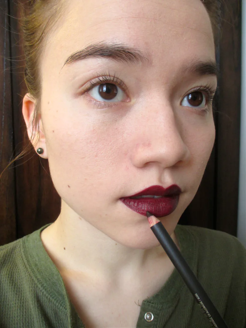 Wondering How To Pull Off Dark Lipstick? These 7 Simple Steps Will Have ...