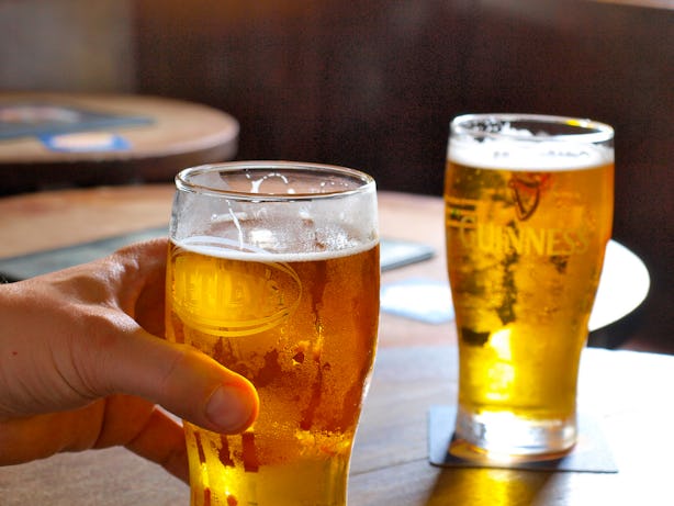 Your Beer Glass Shape Might Be Making You Drink Too Much Says Science So Think Carefully About