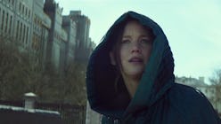 Who Dropped The Bombs On Snow's Mansion In 'Mockingjay, Part 2'? The ...