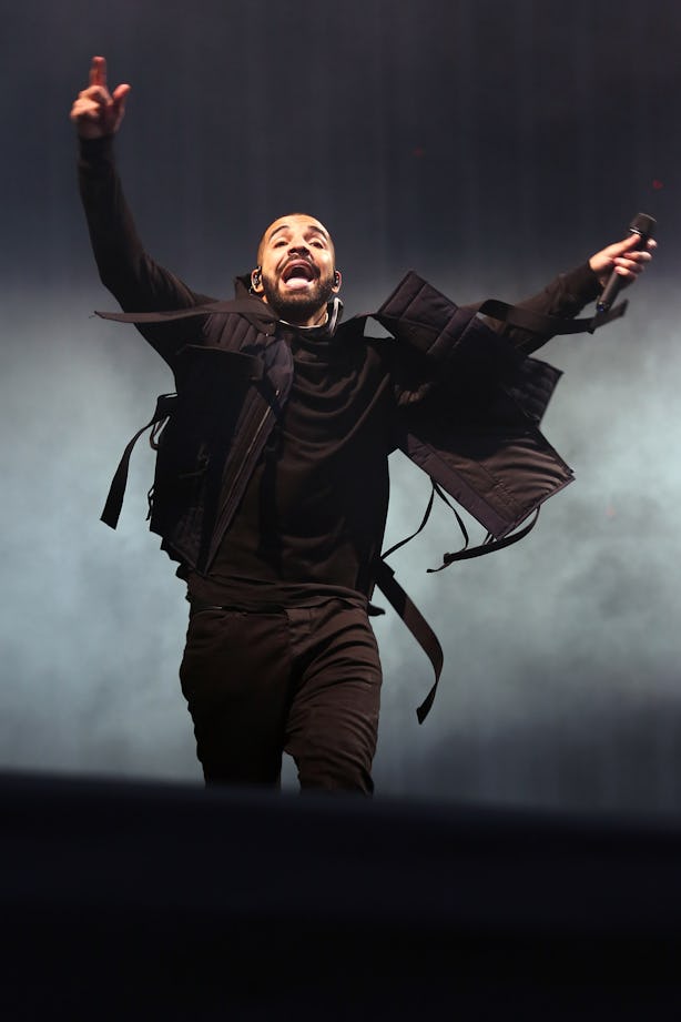 14 Of Drake’s Best Dance Moves In Honor Of His “Hotline Bling” Video