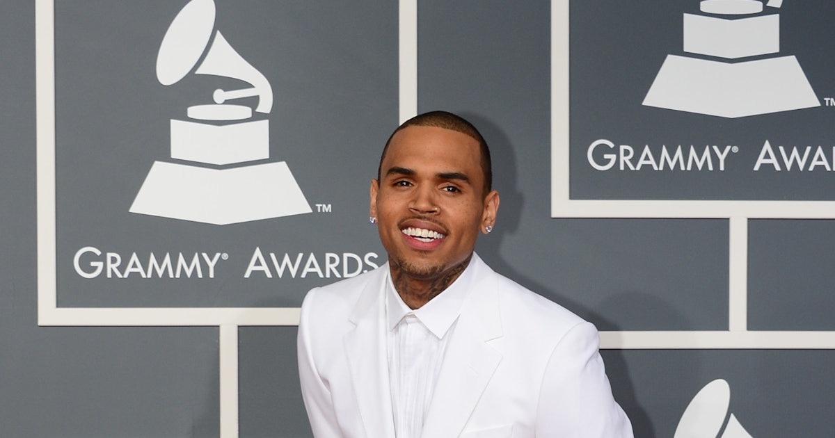 Chris Browns Rainbow Hair Looks Like These 5 Things From A Snow Cone To A Bowl Of Fruit Loops