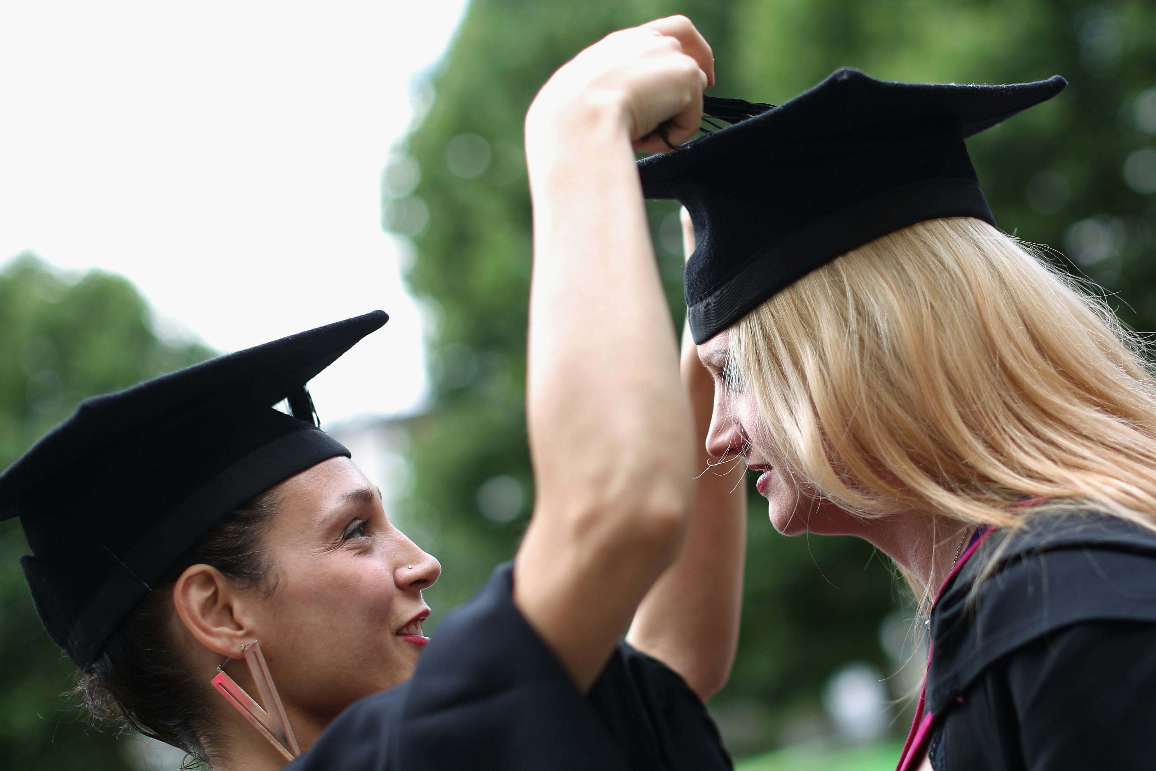 You And Your Best Friend Should Definitely Go To Different Colleges ...