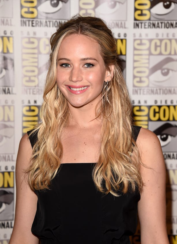 Jennifer Lawrence's 'Mockingjay' Premiere Dress Was Jewel-Toned ...