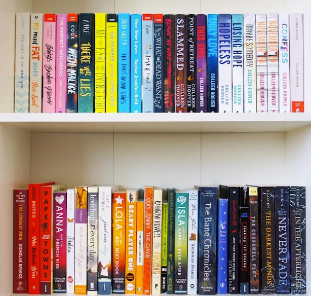 10 Bookshelf Organization Tips To Add A Fresh Look To Your Space