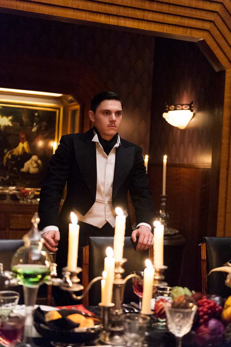 Who Are The Serial Killers At The 'AHS: Hotel' Dinner Party? Evan ...