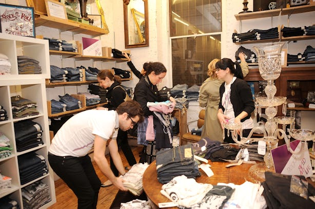 Tips For Sample Sale Shopping Plus The 6 Emotional Stages You ll Go tips-for-sample-sale-shopping-plus-the-6-emotional-stages-you-ll-go