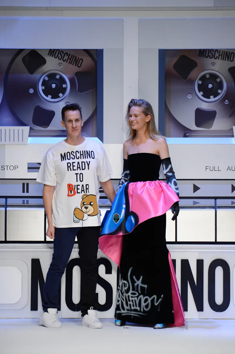 Moschino F/W 2015 Brings The '90s To MFW With Graffiti Ball Gowns And ...