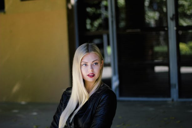 6 Ways To Have A Commanding Presence & Be More Assertive