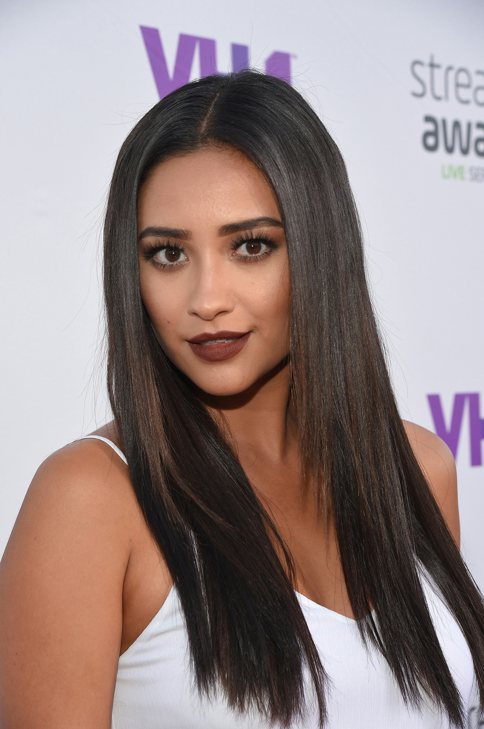 All Of Emily Fields Graphic Tees From 'Pretty Little Liars' Ranked From ...