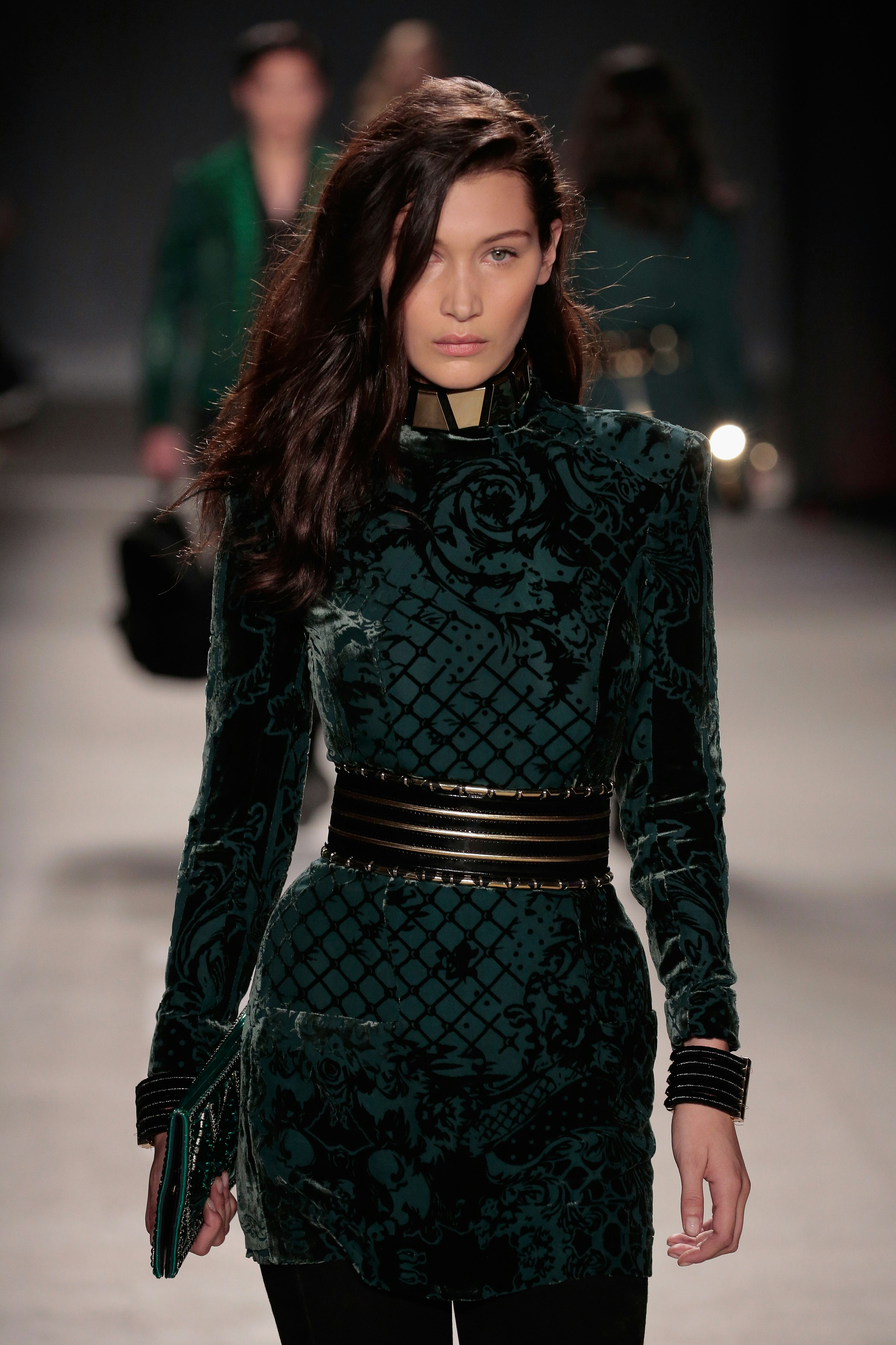Bella Hadid Walks Chanel Pre-Fall, Proves That Grunge/Goth Is ...