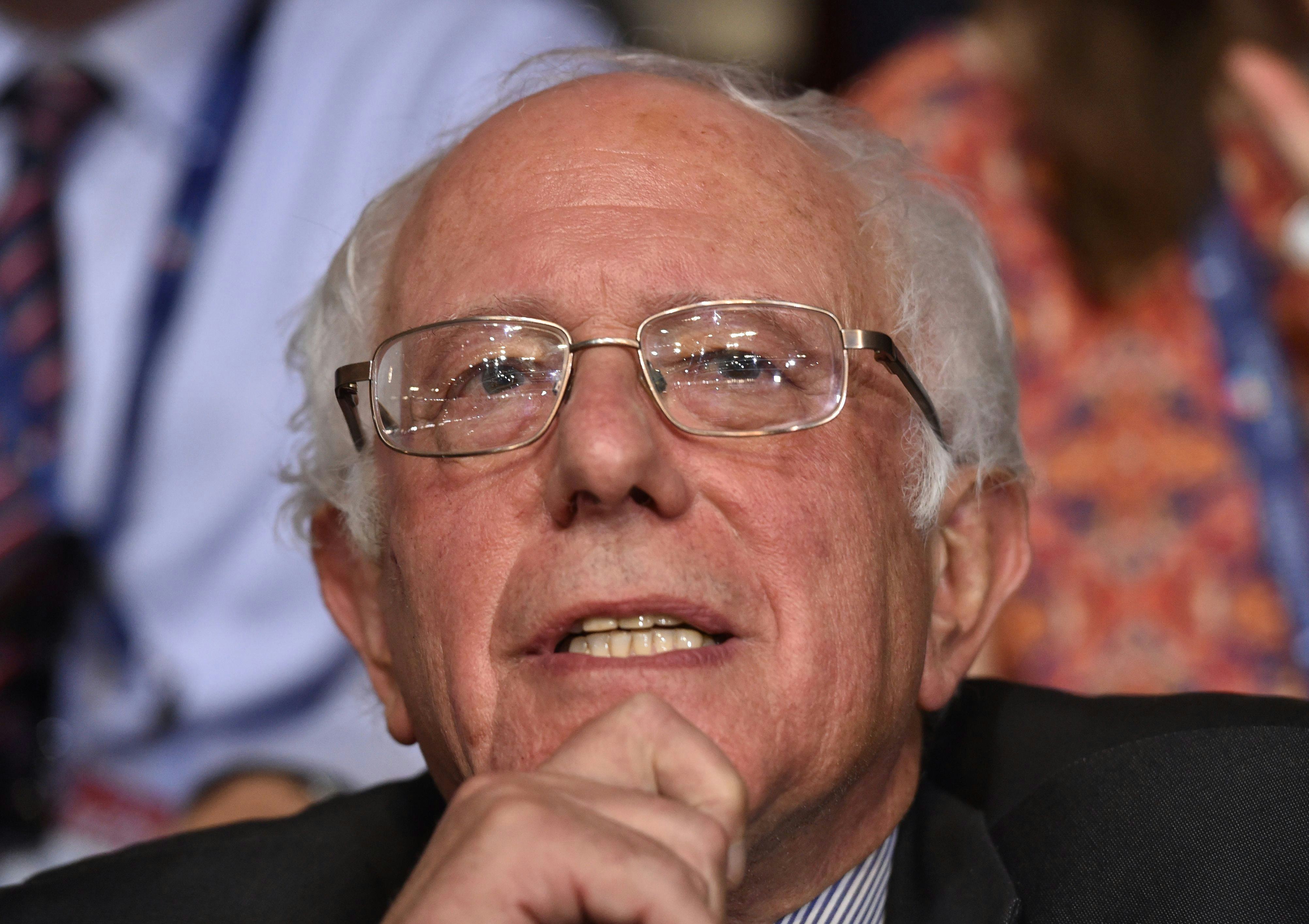 Bernie Sanders Reacts To Obama's "Feel The Bern" Comment By Humbly ...