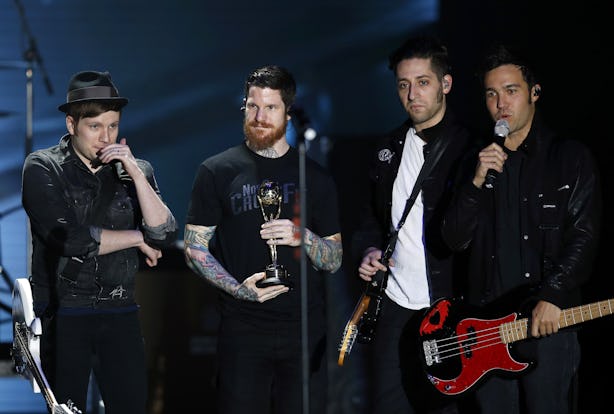 The 8 Stages Of Being A Fall Out Boy Fan Include Surprise, Eyeliner ...