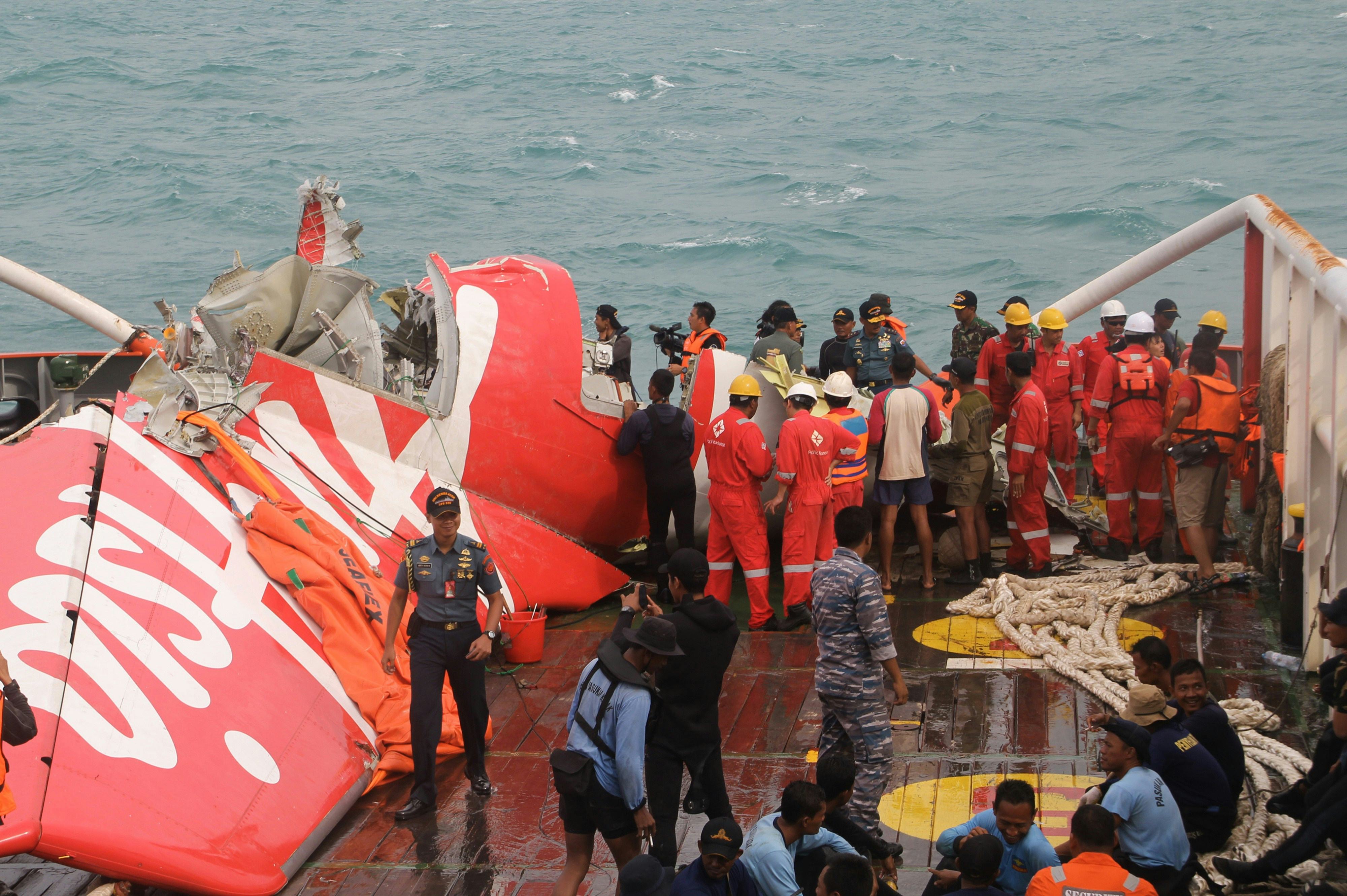 Indonesia Calls Off AirAsia Flight 8501 Search With 56 Bodies Still Missing