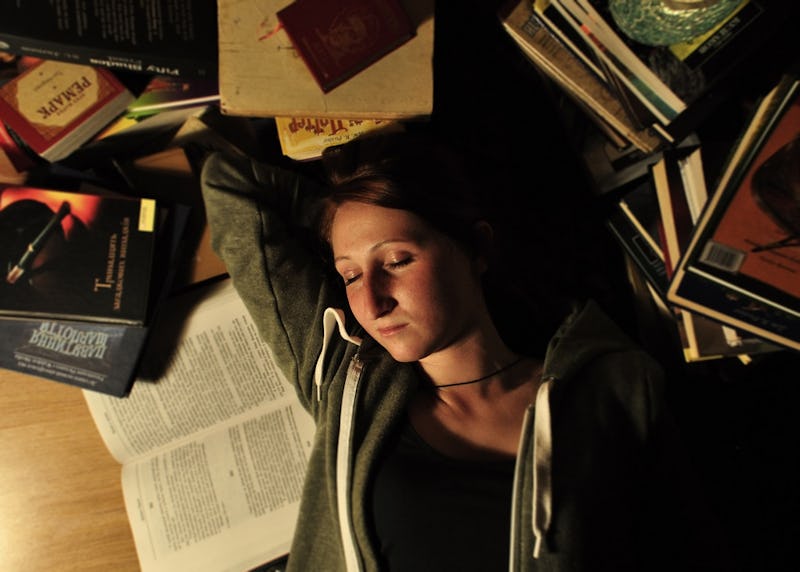 10 Books To Read Before Bed For A Good Night's Sleep