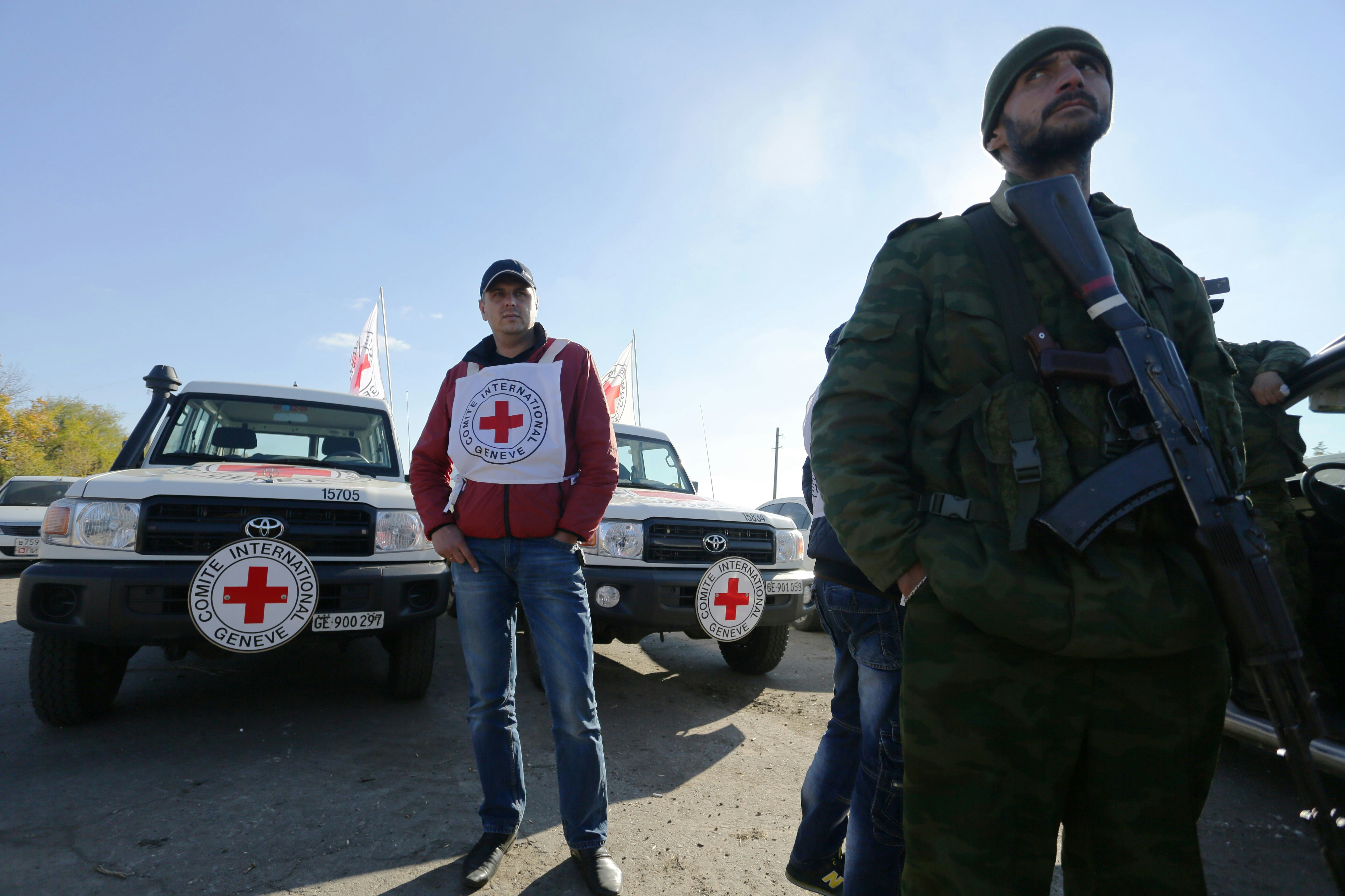Red Cross Asks ISIS To Let It Help People In The Group's Territories ...