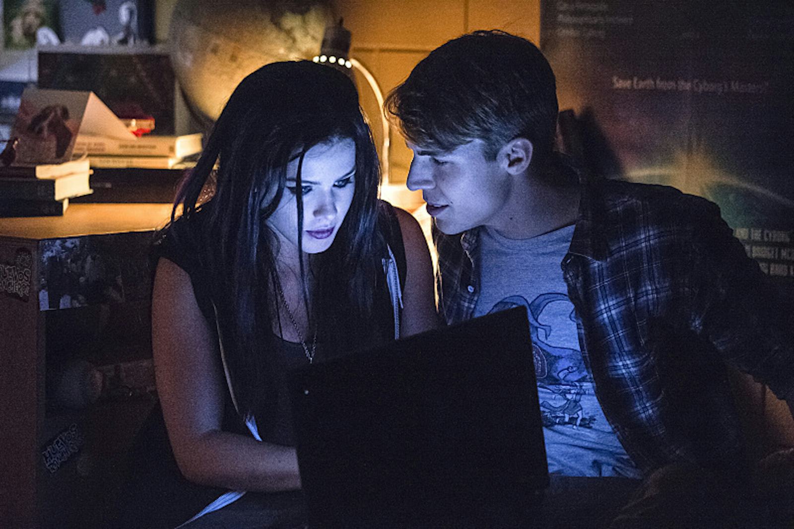 On 'Arrow' "The Secret Origin of Felicity Smoak” Confirms This Girl Is ...