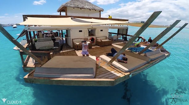 There's A Floating Bar And Pizzeria In The Middle Of The Ocean, And I ...
