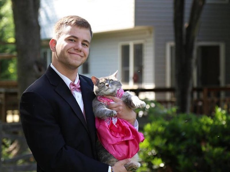 Guy Takes His Cat To Prom & Has Way More Fun Than You Did At Yours