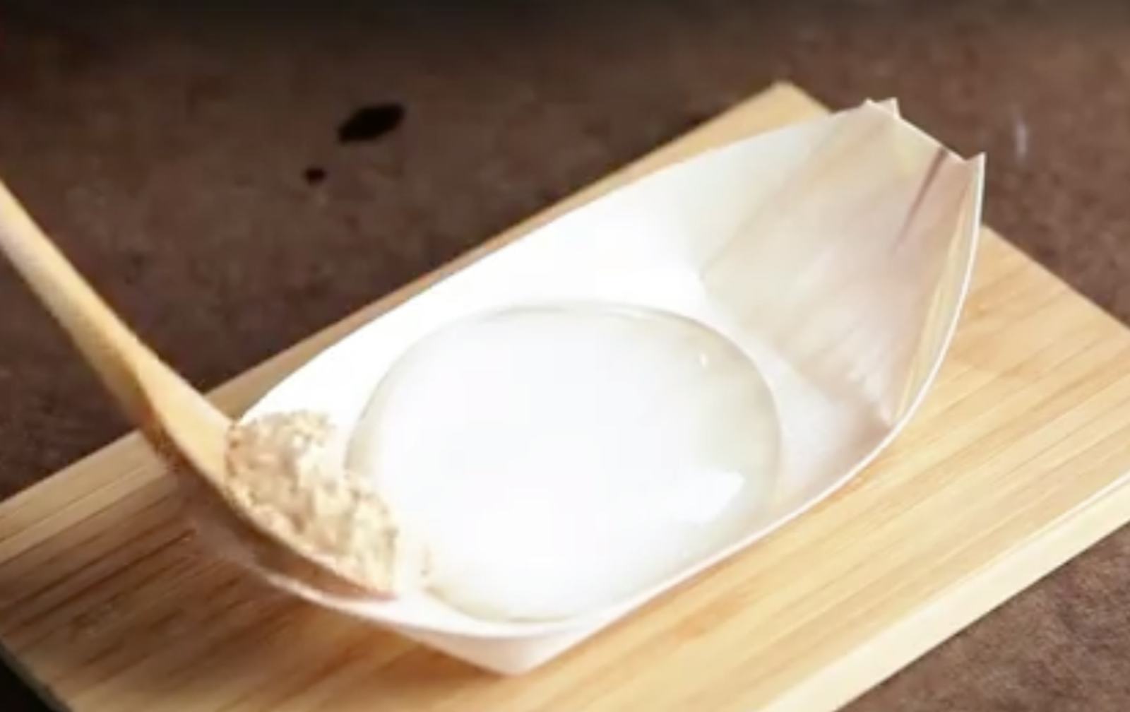 This Japanese Raindrop Cake Is Too Majestic For Your Eyes — PHOTOS