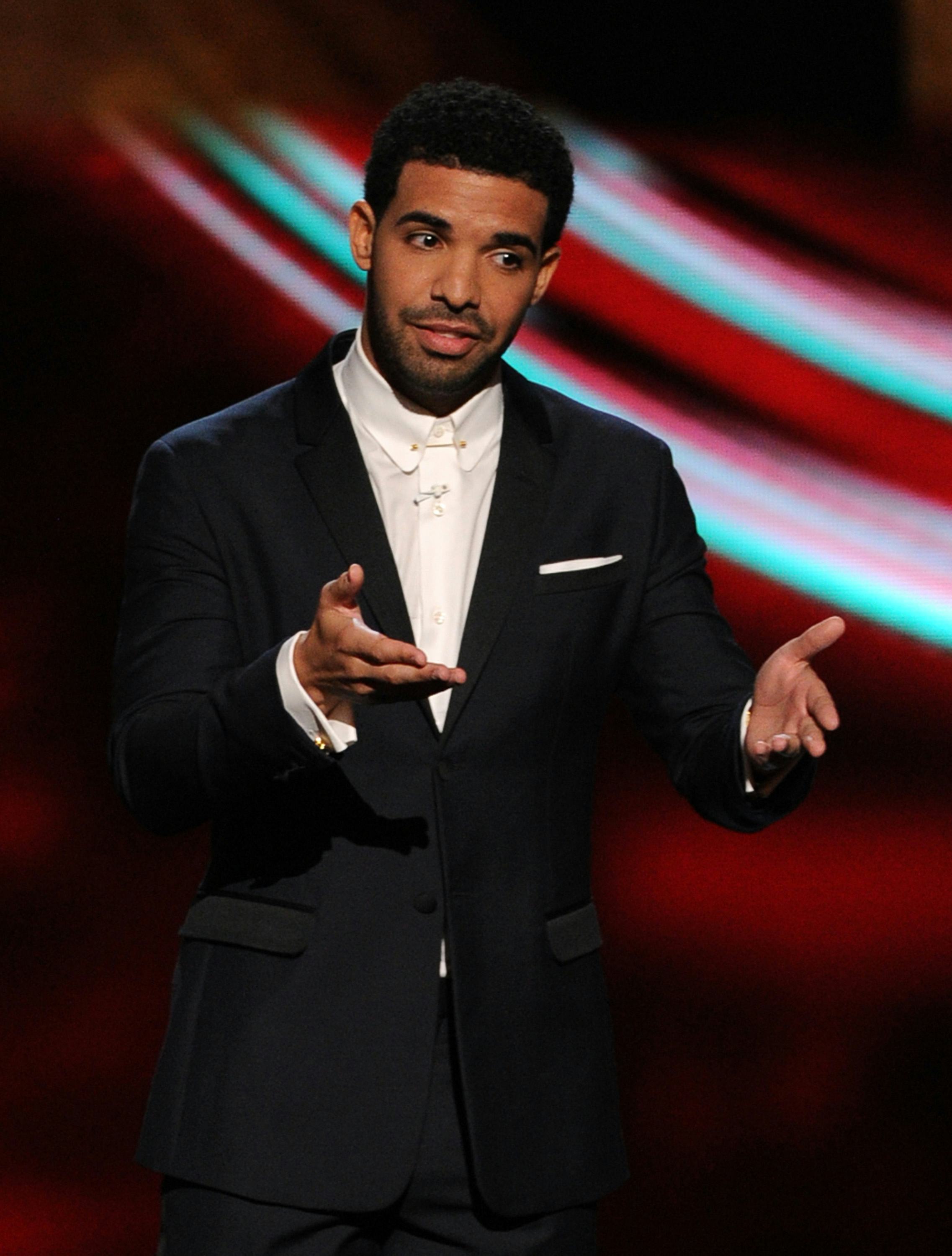 Drake Denies Involvement With Concert Documentary & One Tweet Could End ...