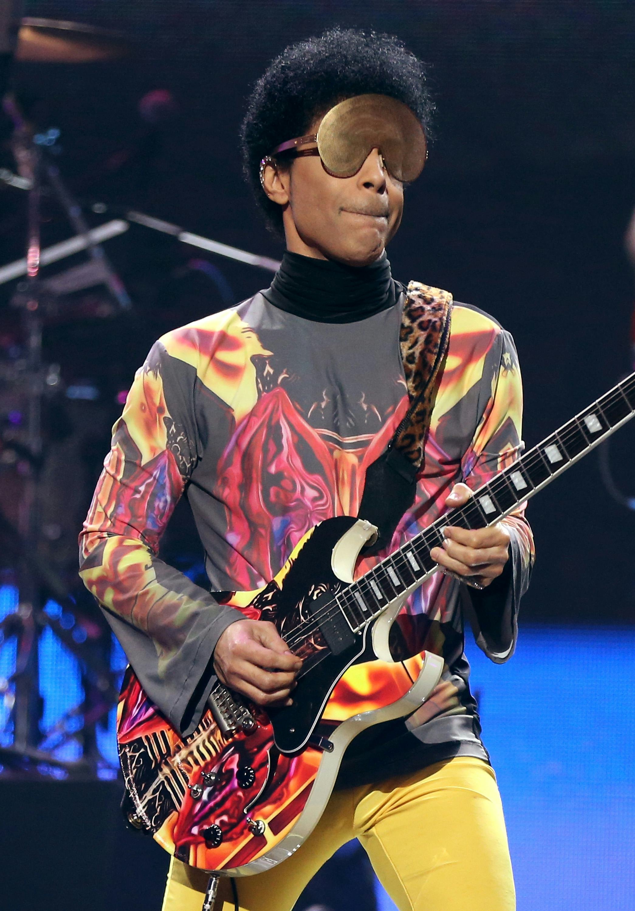 11 Of Prince's Most Fantastic Sunglasses, Because He Had Serious Style ...