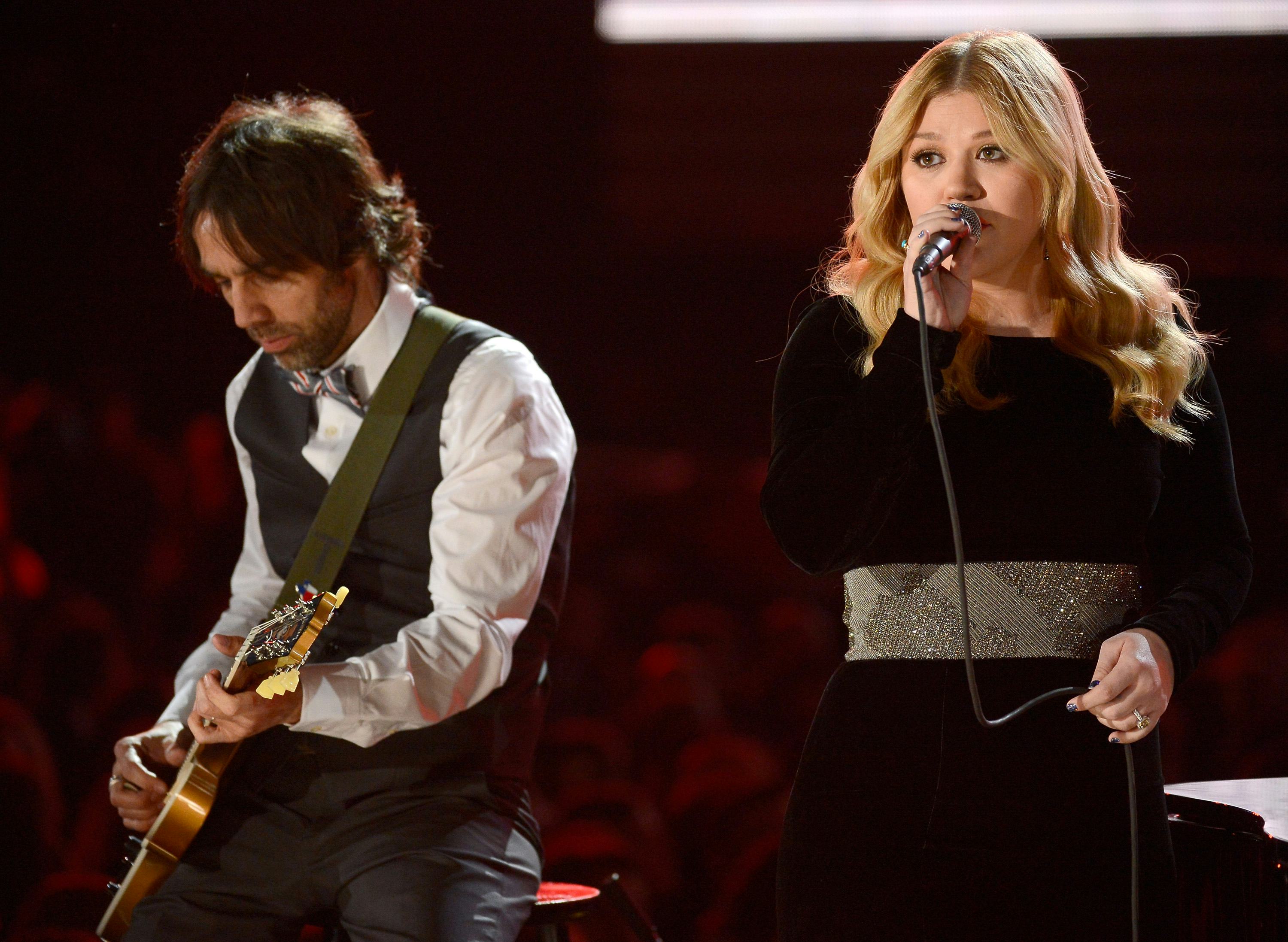 What Is Kelly Clarkson's New Single Called? The Singer Just Revealed a ...