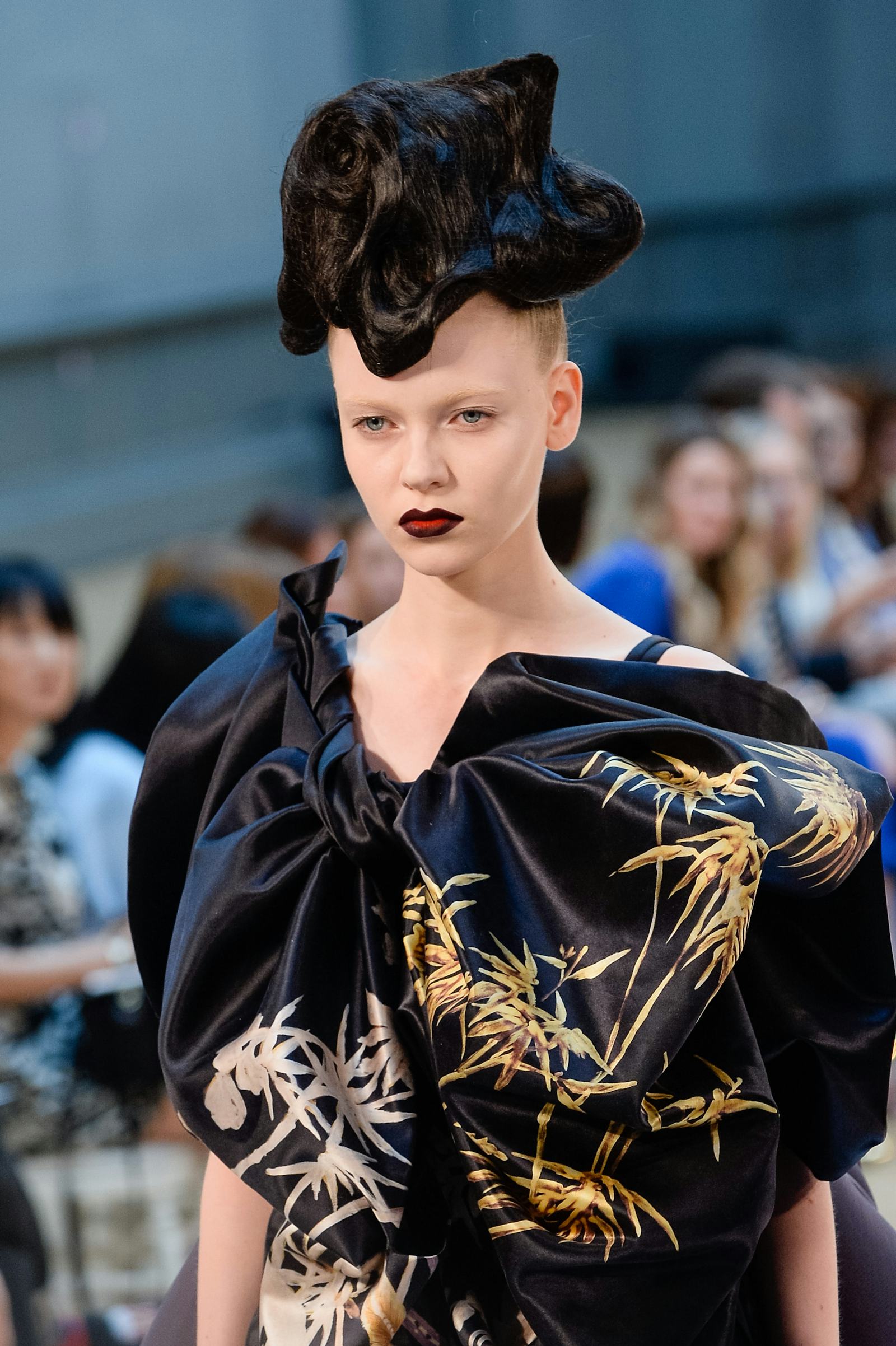 8 Paris Fashion Week Makeup & Hair Looks That Almost Stole The ...
