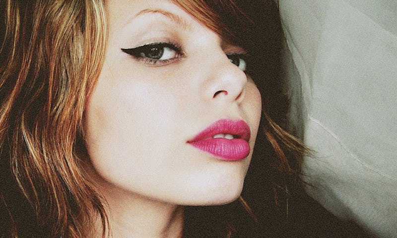 6 Tips For Wearing Lipstick If You Have Small Lips And Want A Fuller Look