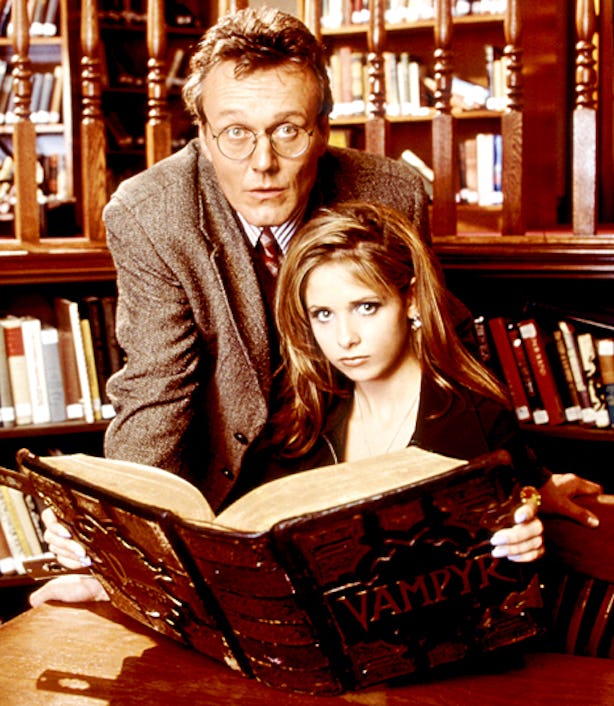 8 'Buffy the Vampire Slayer' Lessons That Helped Us Through Female ...
