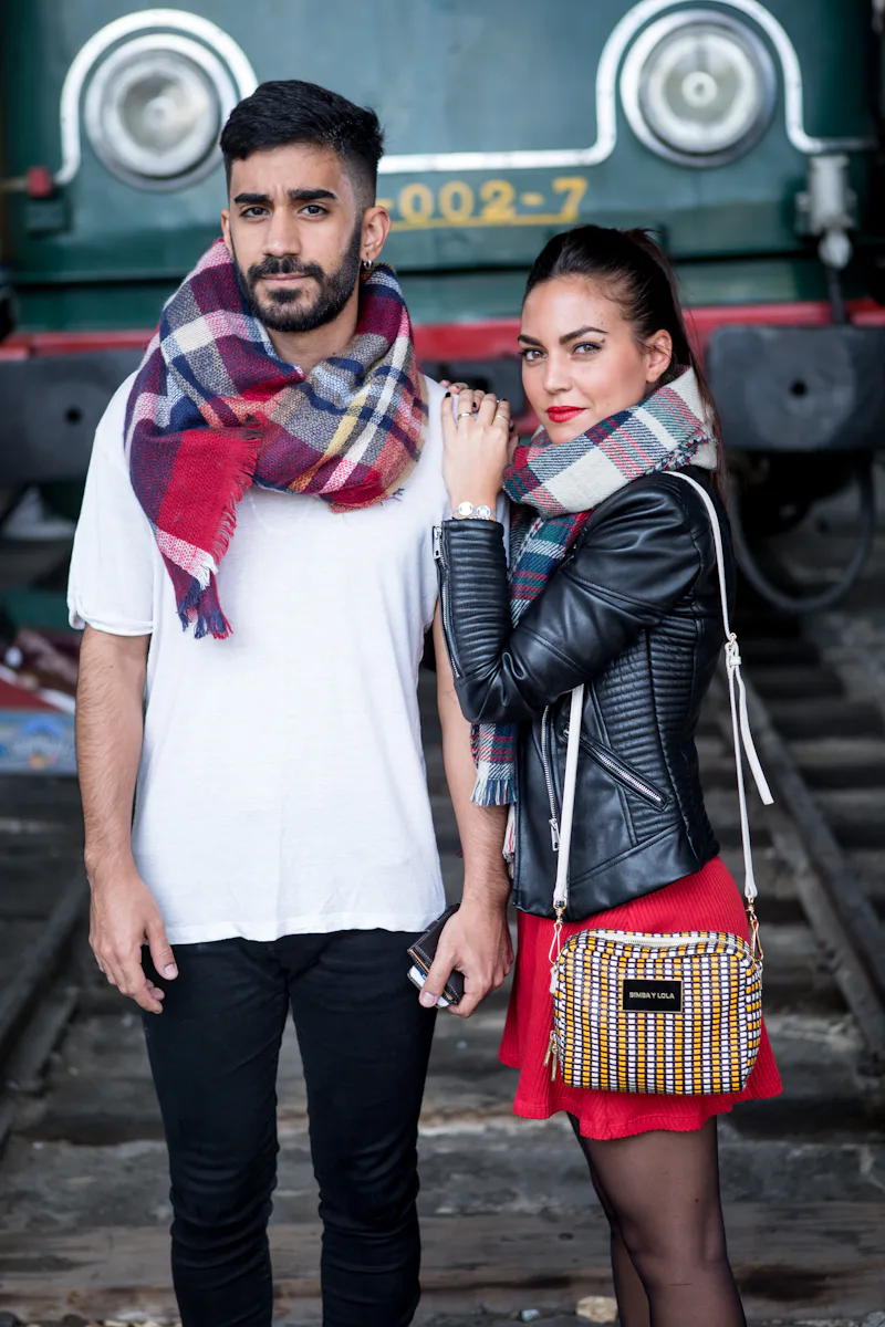6 Scarf Tying Hacks You Have To Try This Fall Season — VIDEOS
