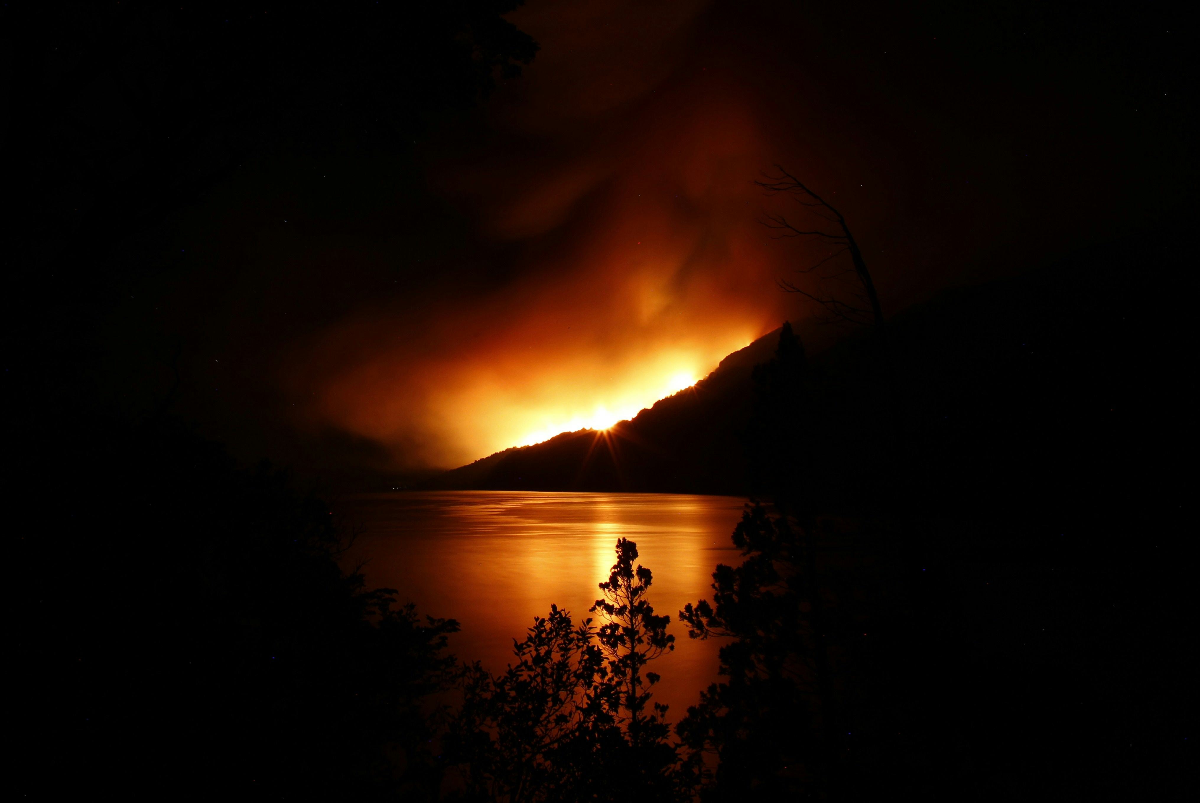 These Scary Photos Of The Sleepy Hollow Wildfire Blazing Through ...