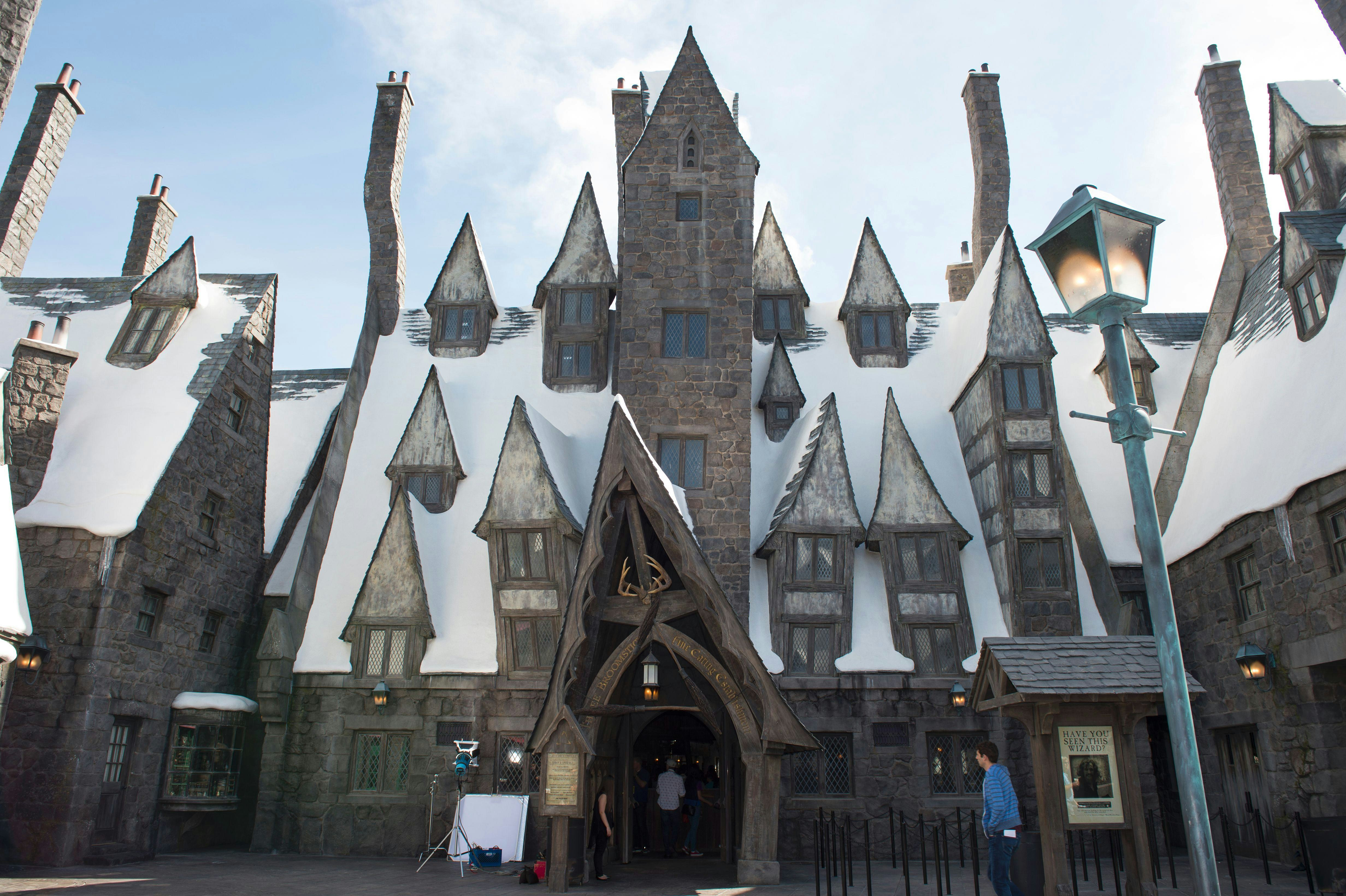 8 Fictional Towns Every Book-Lover Would Love To Visit
