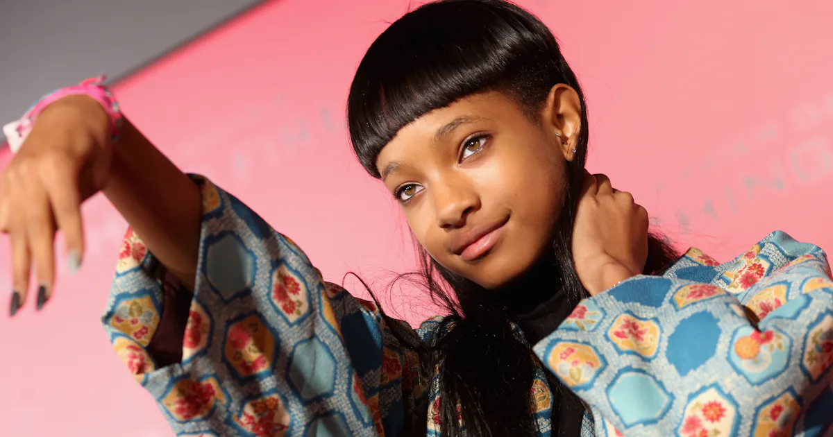 Willow Smith s Photo With Shirtless 20 Year Old In Bed Raises Issue Of willow-smith-s-photo-with-shirtless-20-year-old-in-bed-raises-issue-of