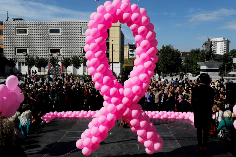 Lisa Royle Posted A Photo Of Her Breast On Facebook, And It Could Save ...
