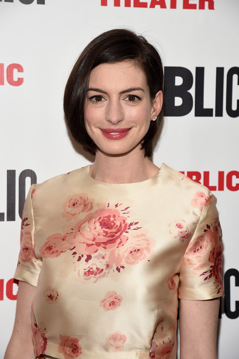 Anne Hathaway Responds To 'Trainwreck' Joke In The Classiest Way, & It ...