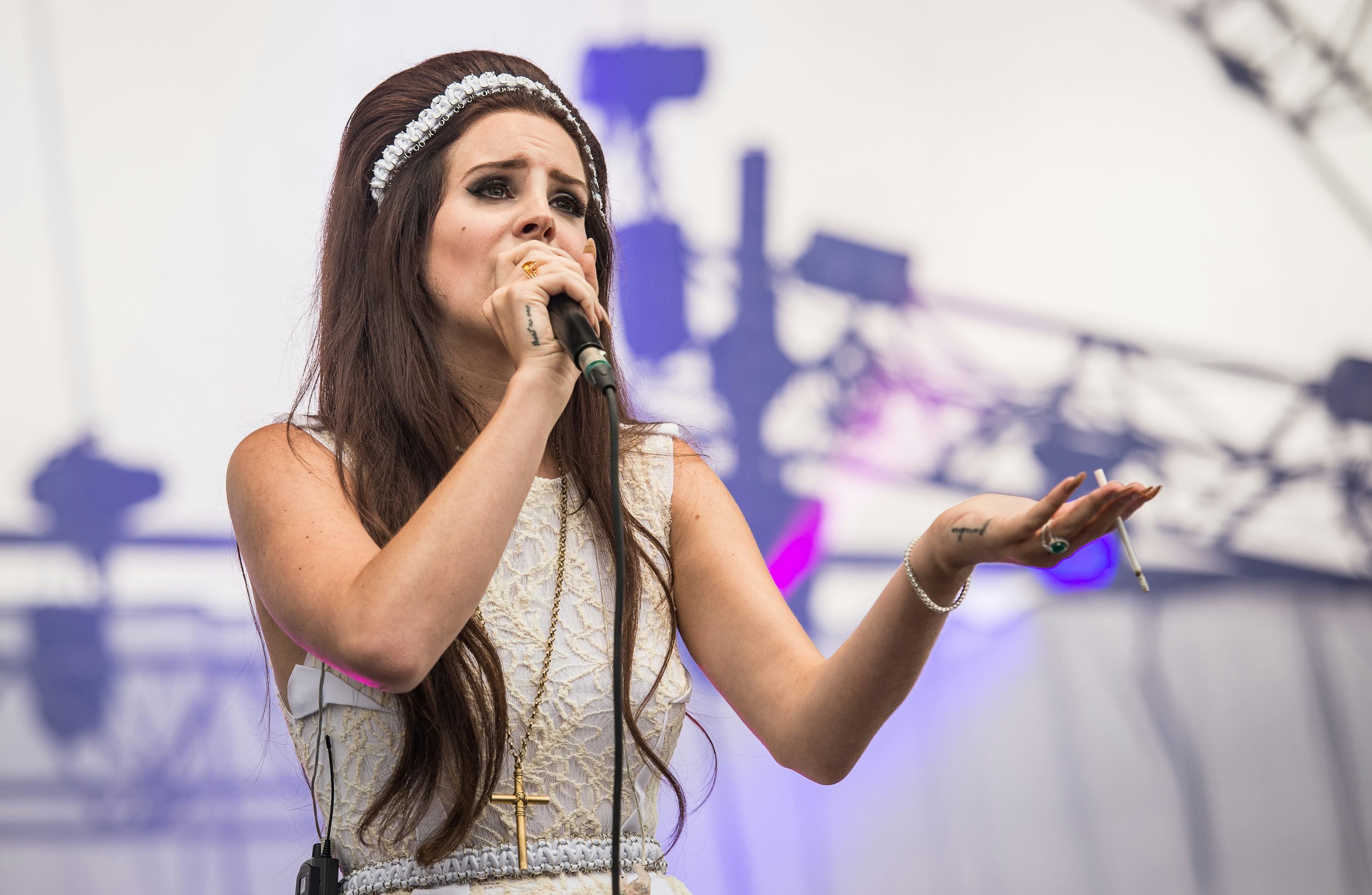 11 Lana Del Rey Lyrics That Would Make Great Fortune Cookies