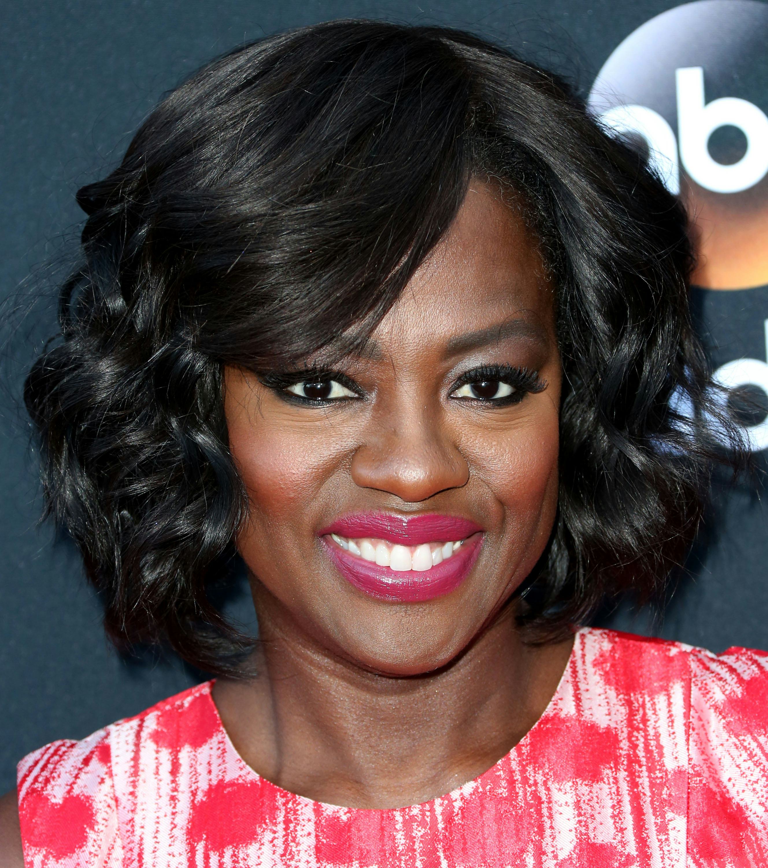 Viola Davis 2015 Emmy Outfit Should Be Bold & Breathtaking, Just Like ...