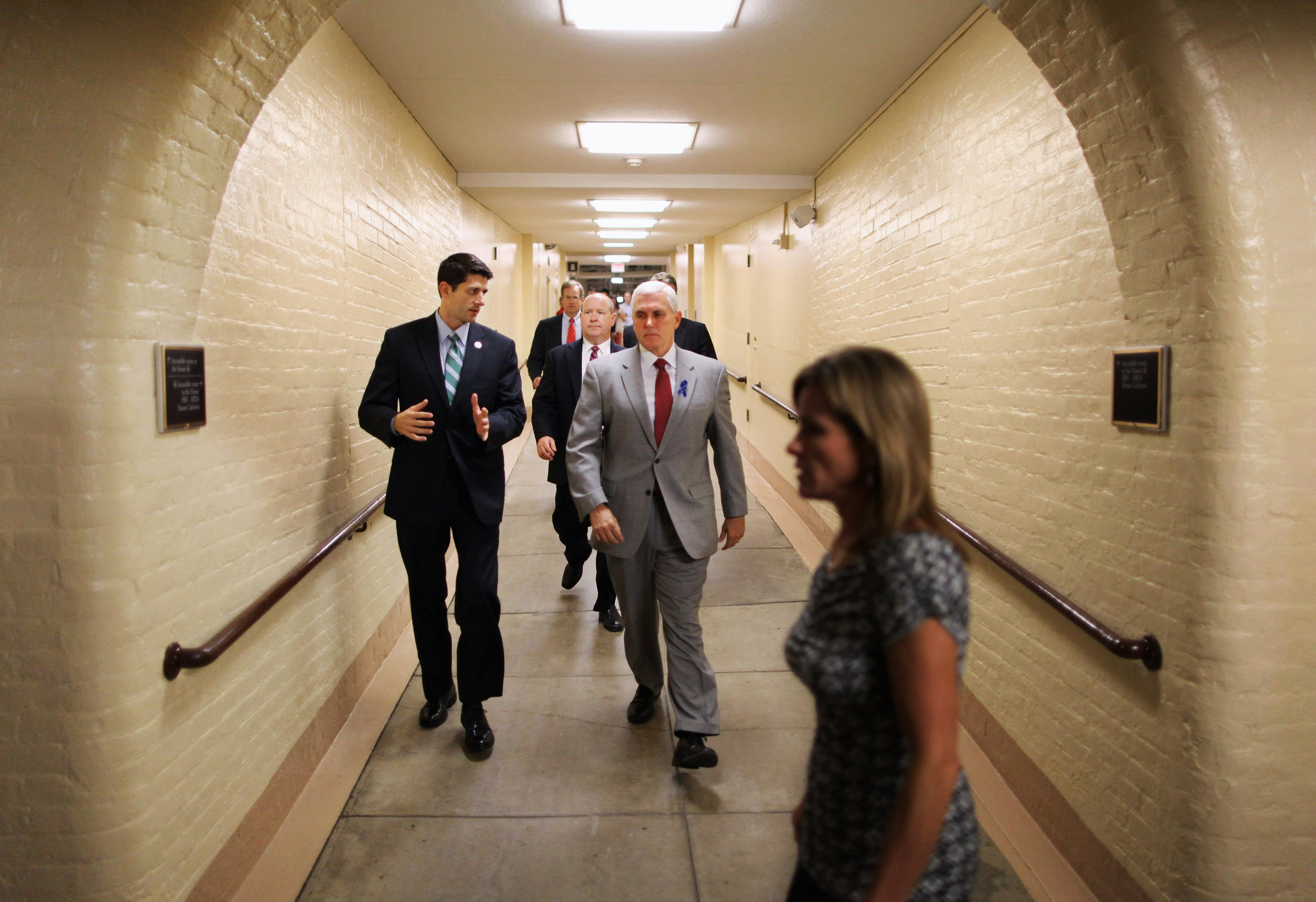 Photos Of Audrey Pence Show She Supports Father Mike Pence's Political ...