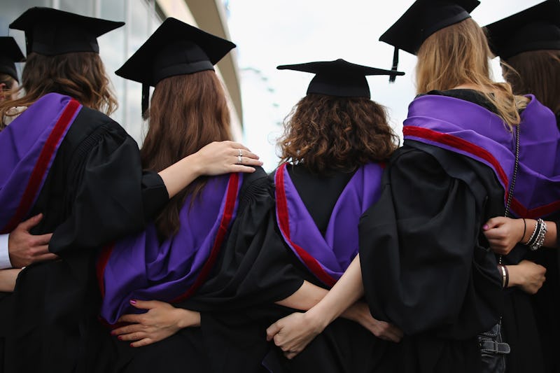 5 Clever Ways To Make Your Graduation Cap Stay On Avoid Any Fashion Disasters 5-clever-ways-to-make-your-graduation-cap-stay-on-avoid-any-fashion-disasters