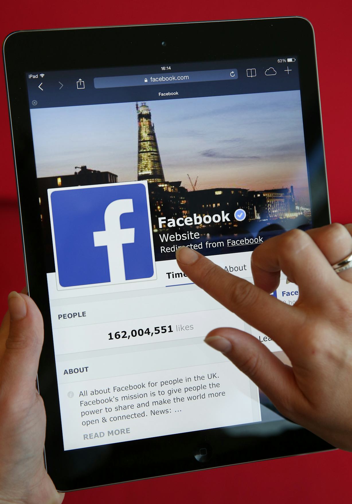 Facebook Stalking Is Linked To Eating Disorders, So You May Want to ...