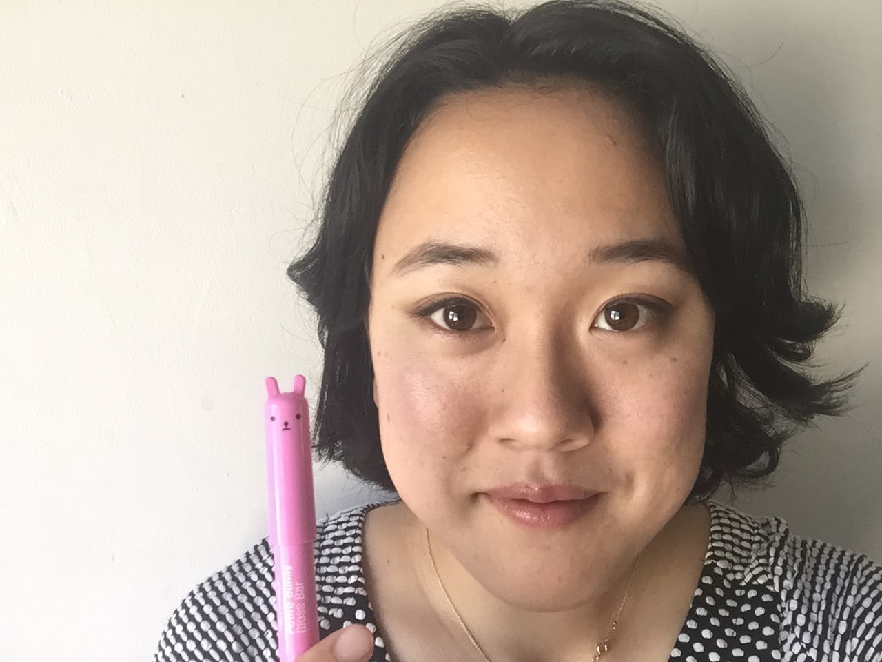 This Daily Makeup Look Comprised (Almost) Solely Of KCON Samples Has ...