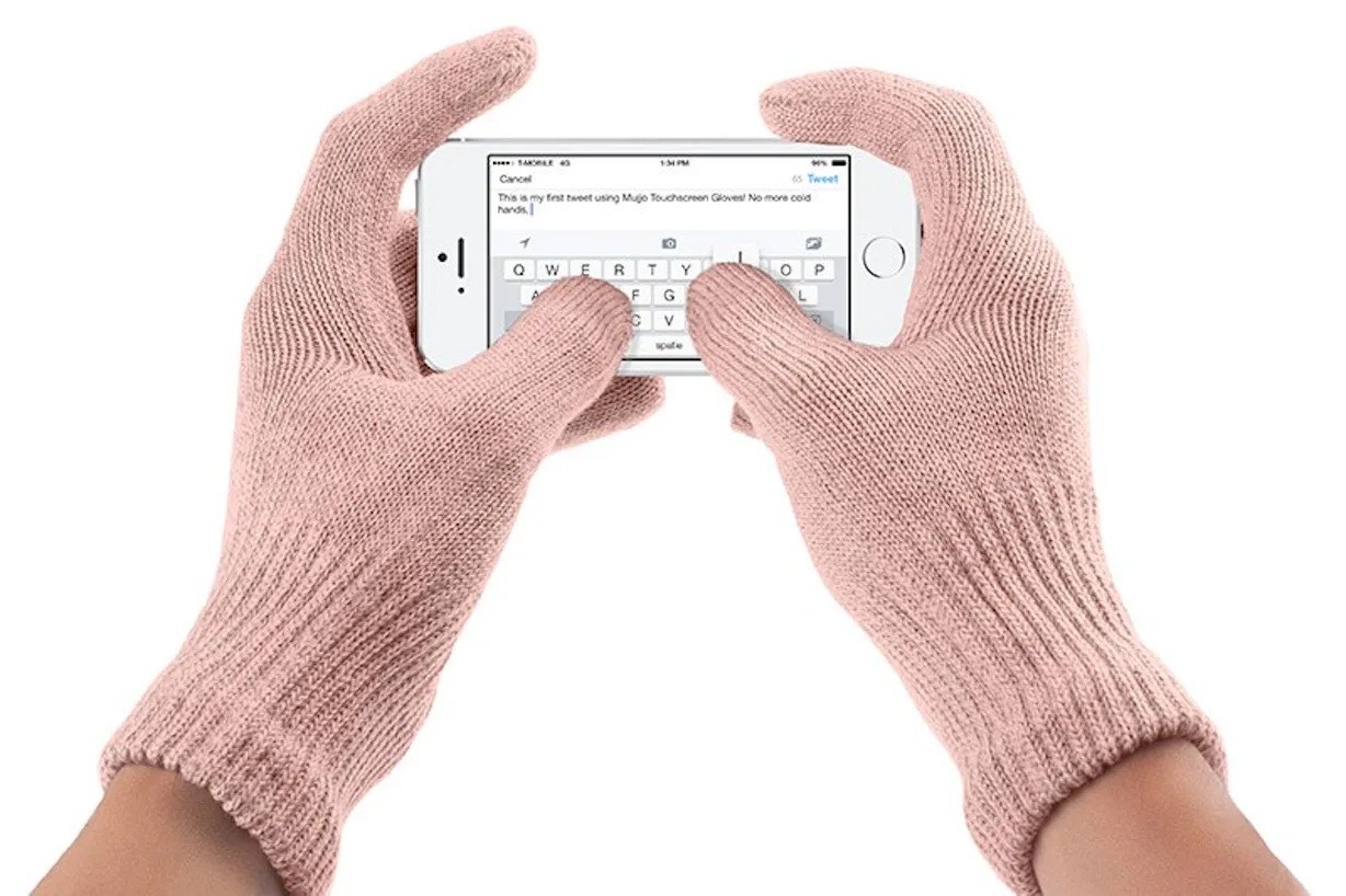 The 7 Best Touchscreen Gloves That'll Keep Your Fingers Warm While You ...