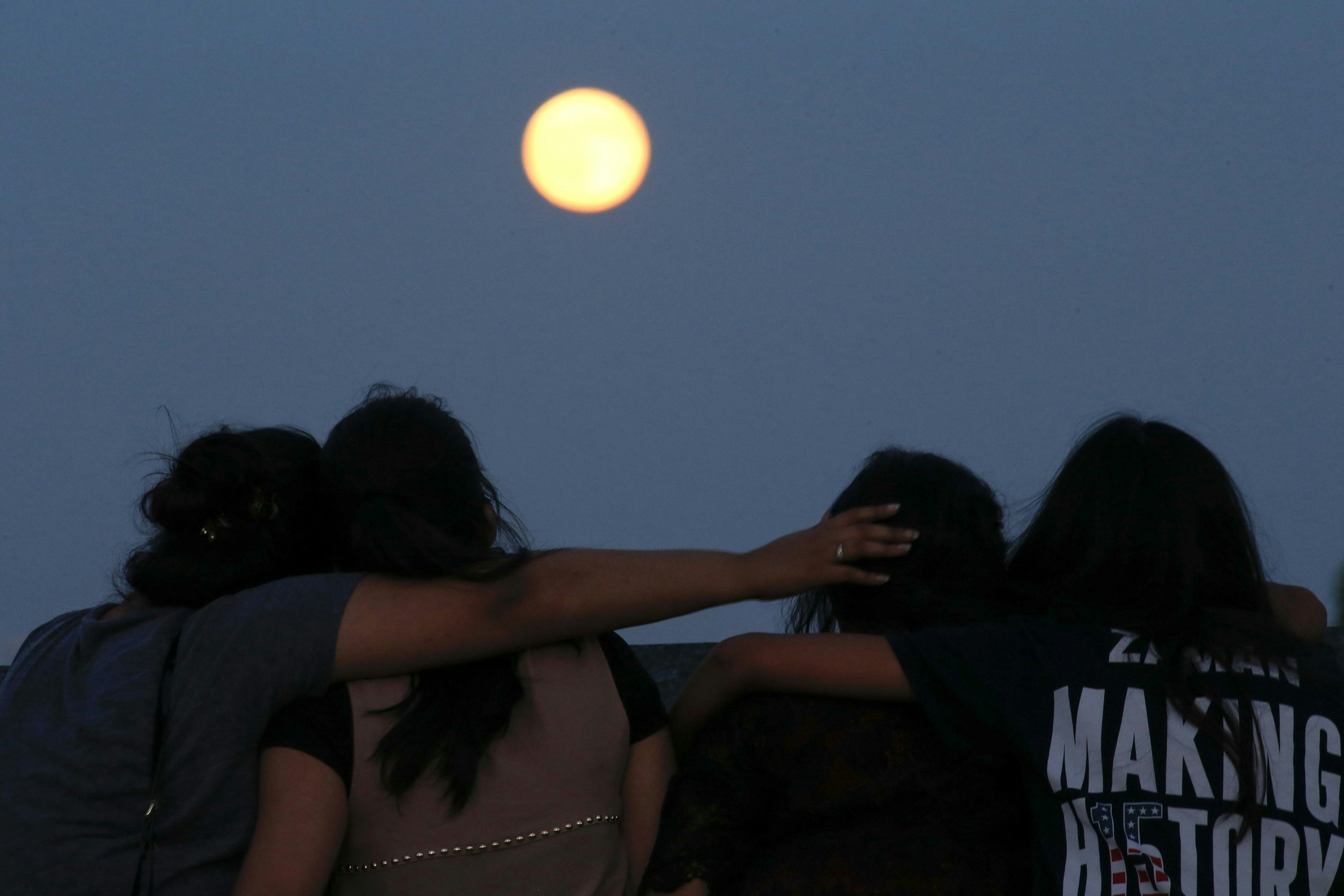 How To Watch The Beaver Moon From 10 Different Cities