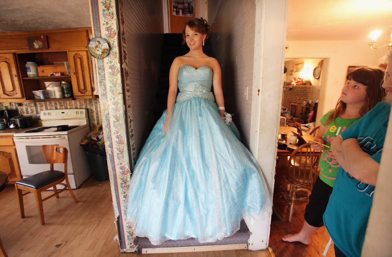 Going to Prom Alone? Here Are 9 Tips to Surviving the Big Night