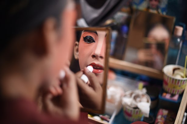 7 Makeup Mistakes That Could Be Messing Up Your Beauty Routine