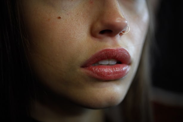 7 Ways You're Destroying Your Lips & Making Them More Chapped — PHOTOS